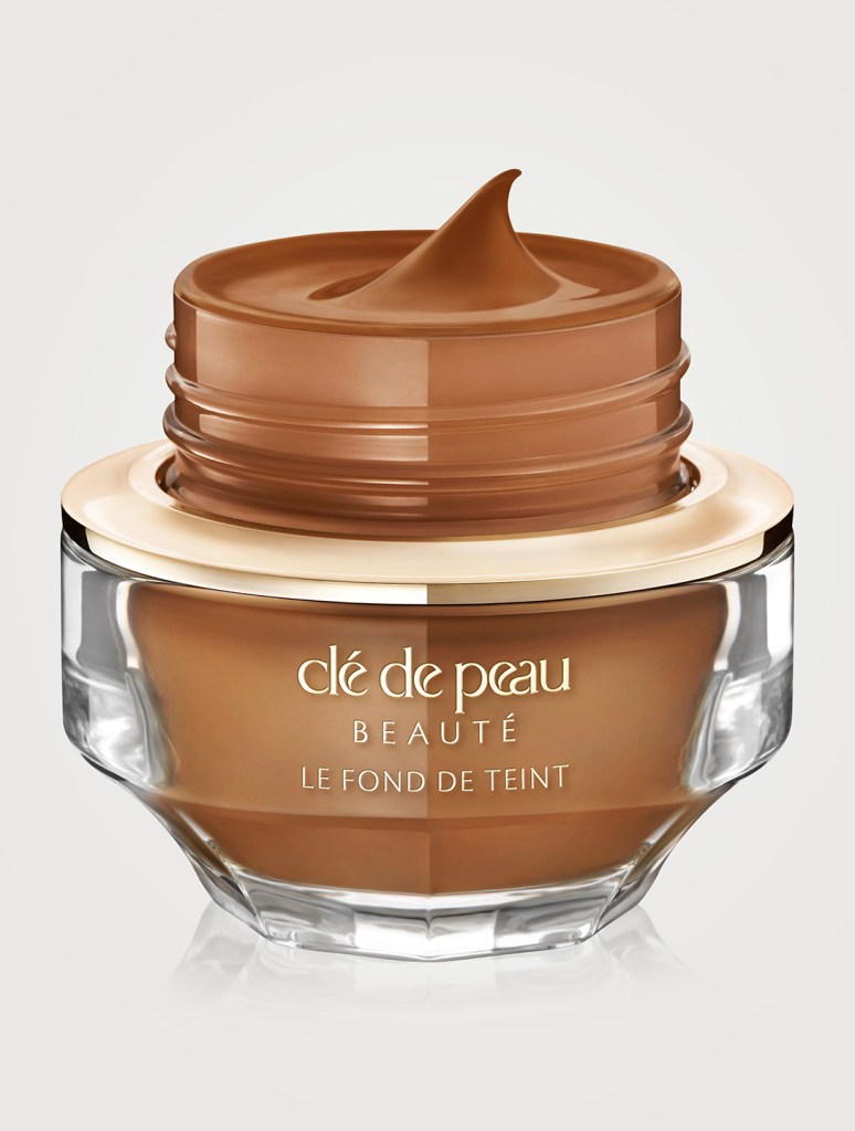 Sneak Peek! Clé de Peau Beauté The Foundation Le Fond De Teint ...